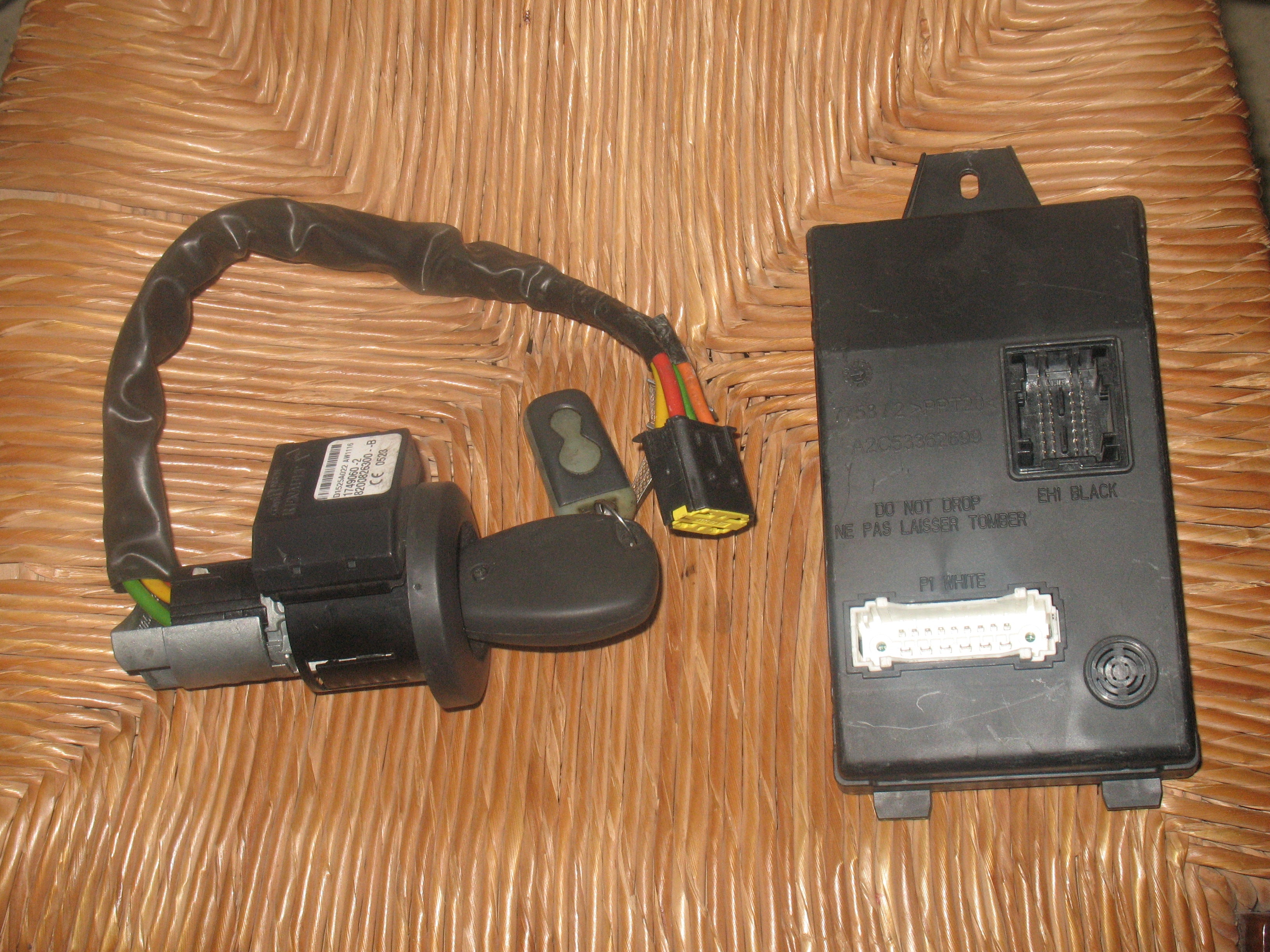 KIT Ecu centralina dacia duster sid306 s180095105a 237101496r con bloc ...