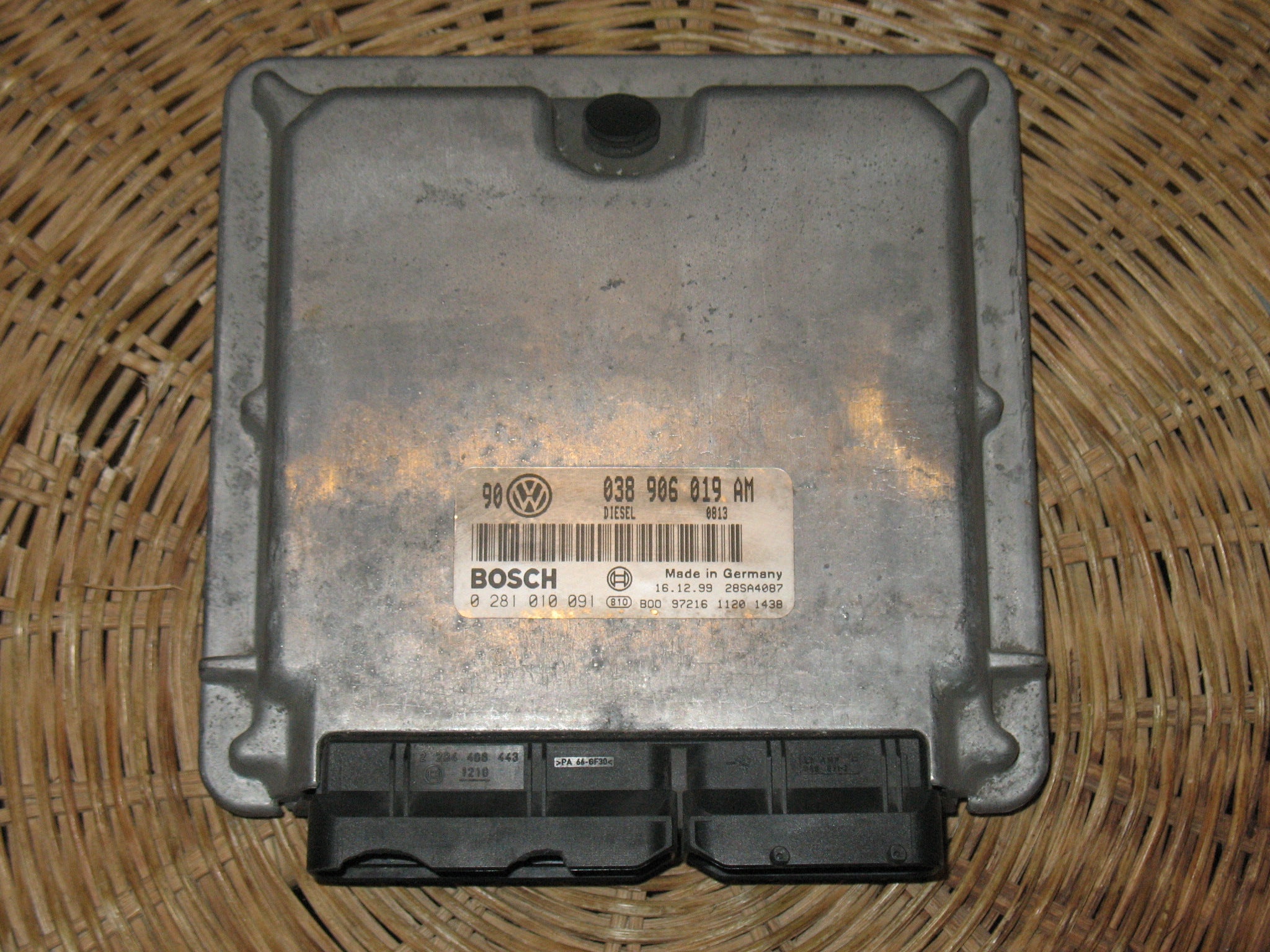 ECU VW GOLF 1.9 TDI 038906019 AM 0281010091 EDC15P EDC15P-6.3.2 – EcuFacile