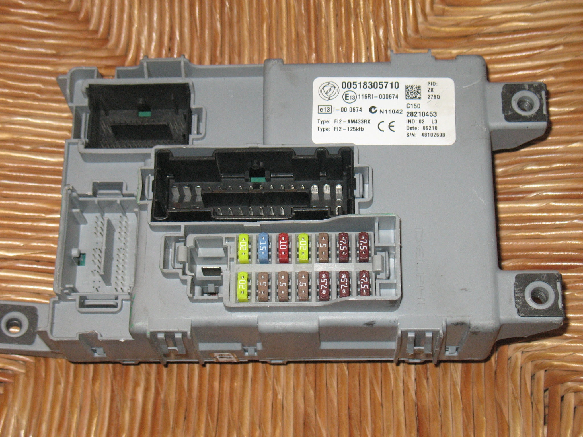 Fiat 500 Body Computer BCM Delphi 00518305710 518305710 28210453 ...