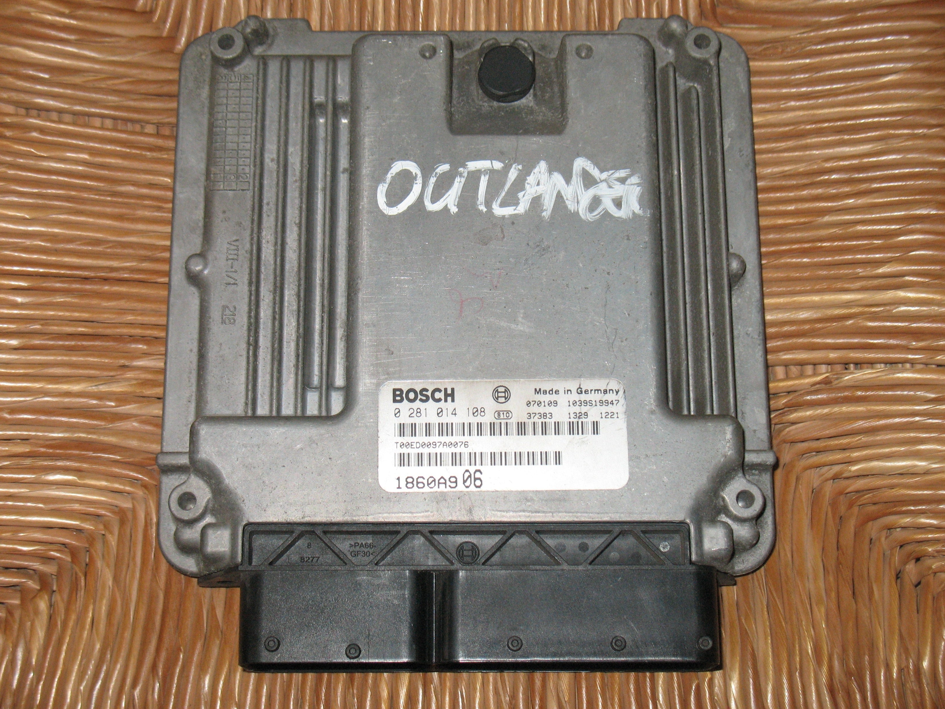 ECU MITSUBISHI OUTLANDER 2.0 DI-D EDC16U31 0281014108 1860A906 – EcuFacile