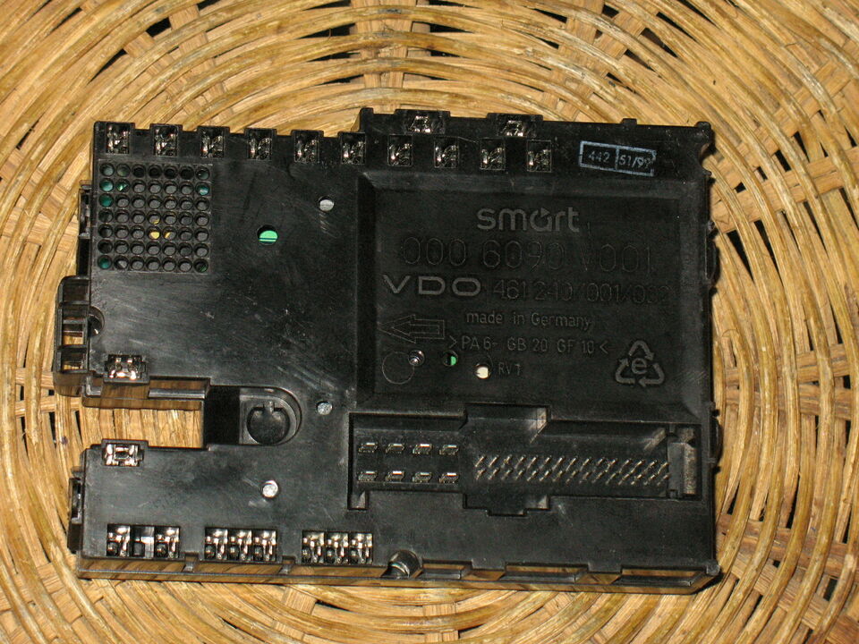 Smart FORTWO 450 600 700 800 Cdi Body Computer Vdo 0006090V001 – EcuFacile