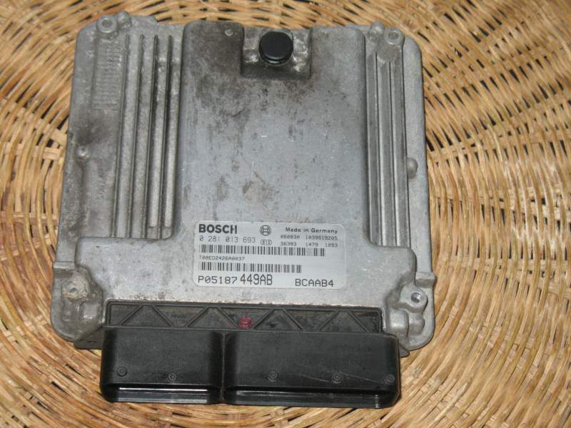 Chrysler Dodge Caliber 2.0 engine ECU 0281013693 P05187449AC – EcuFacile