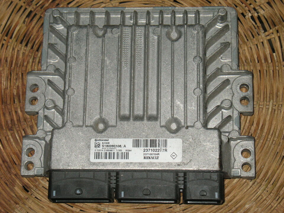 ECU motore 1.5 DCI Renault Duster 10 - OE: 237102277R sid306 S18009510 ...